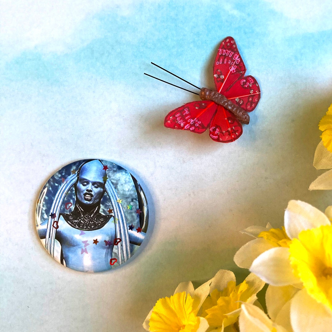 Fifth Element Opera Singer Glitter Magnet - 2.25" Fridge Magnets ...