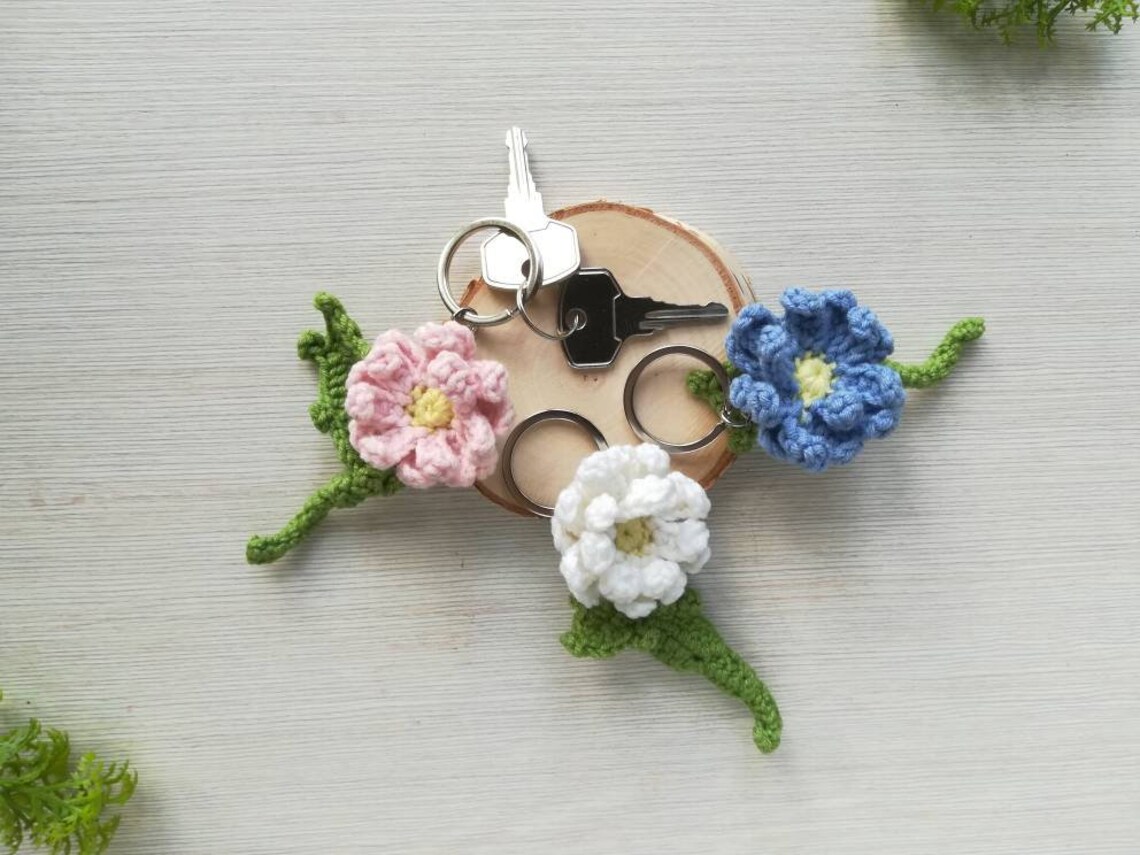 Crochet Pattern Keychain Flower as Little Gift for Her PDF - Etsy