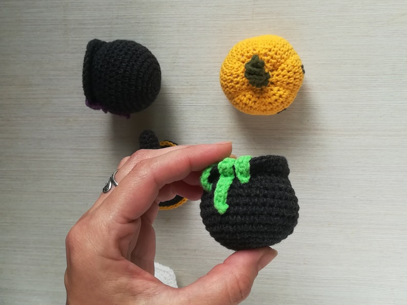 Crochet Pattern Witch Cauldron Keychain as Little Halloween Gift, Easy ...