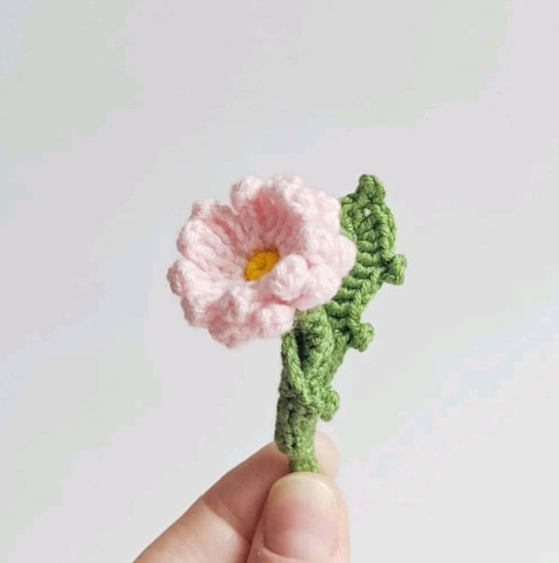 Crochet Pattern Keychain Flower as Little Gift for Her PDF - Etsy