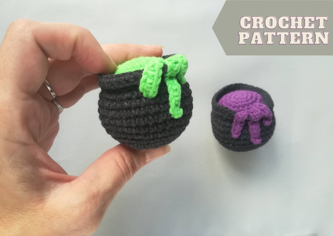 Crochet Pattern Witch Cauldron Keychain as Little Halloween Gift, Easy ...
