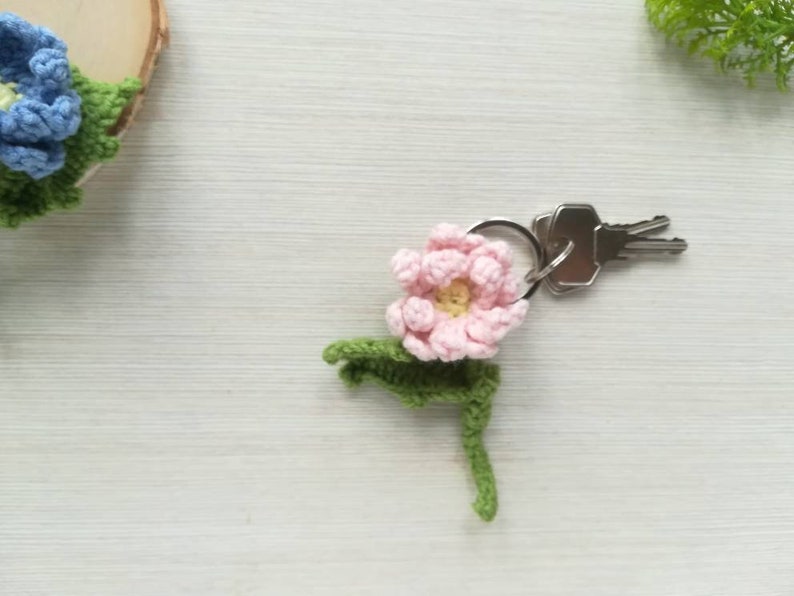 Crochet Pattern Keychain Flower as Little Gift for Her PDF - Etsy