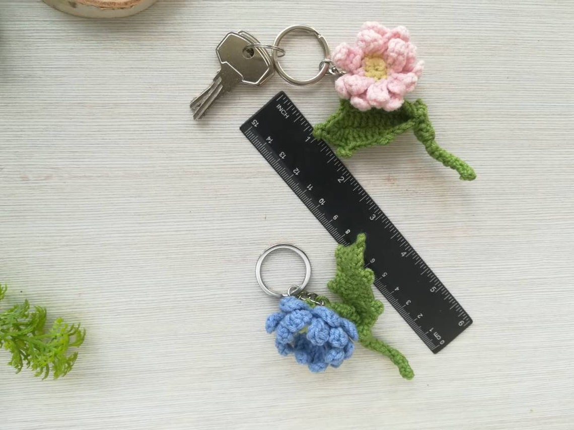 Crochet Pattern Keychain Flower as Little Gift for Her PDF - Etsy