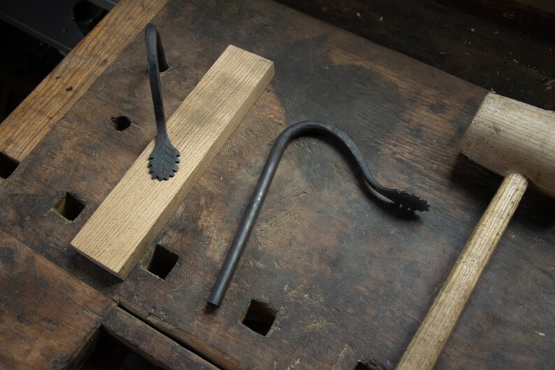 Workbench Holdfast for Φ16mm or 5/8 Inch Hole Oak Leaf - Etsy