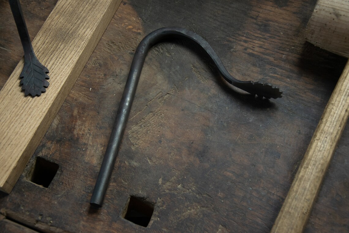 Workbench Holdfast for Φ16mm or 5/8 Inch Hole Oak Leaf - Etsy