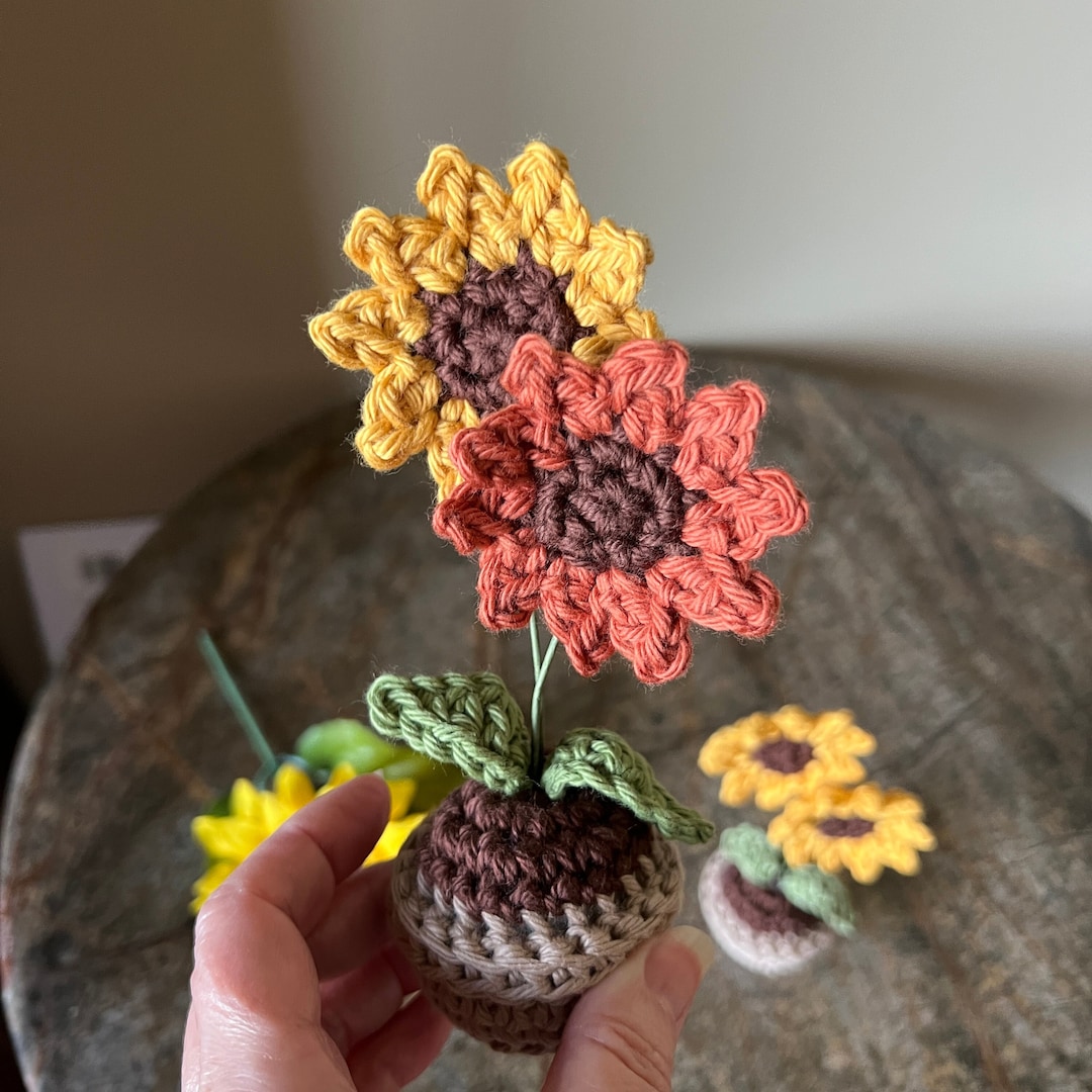 Mini Double Sunflower & Pot, Crochet Amigurumi Sunflower, Crocheted ...