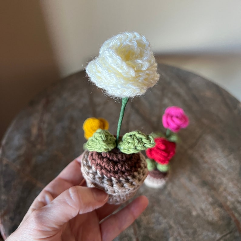 Mini Crocheted Rose & Pot Crochet Tea Rose Rose and Vase - Etsy