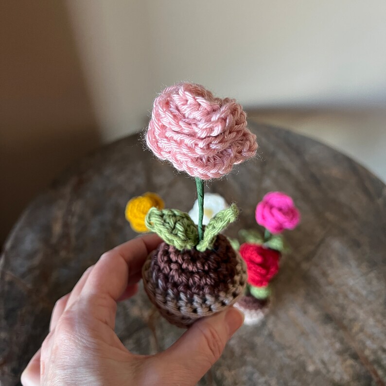 Mini Crocheted Rose & Pot Crochet Tea Rose Rose and Vase - Etsy