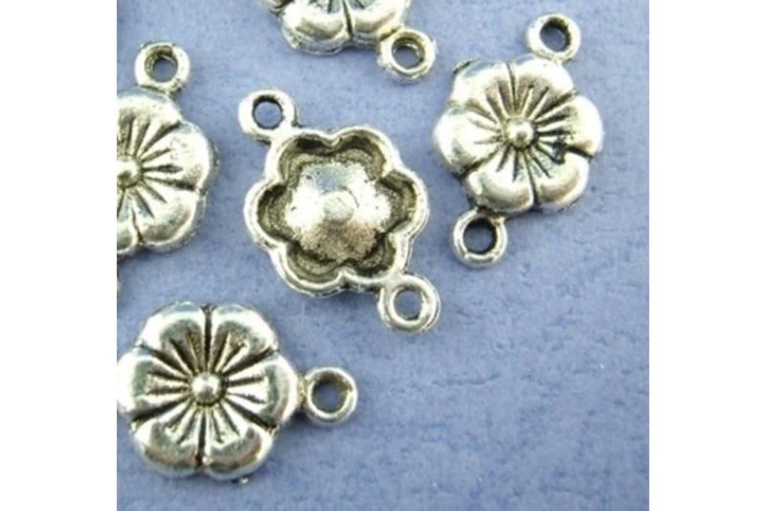 50 Pendants, Connectors, Flower, Flowers, - Etsy