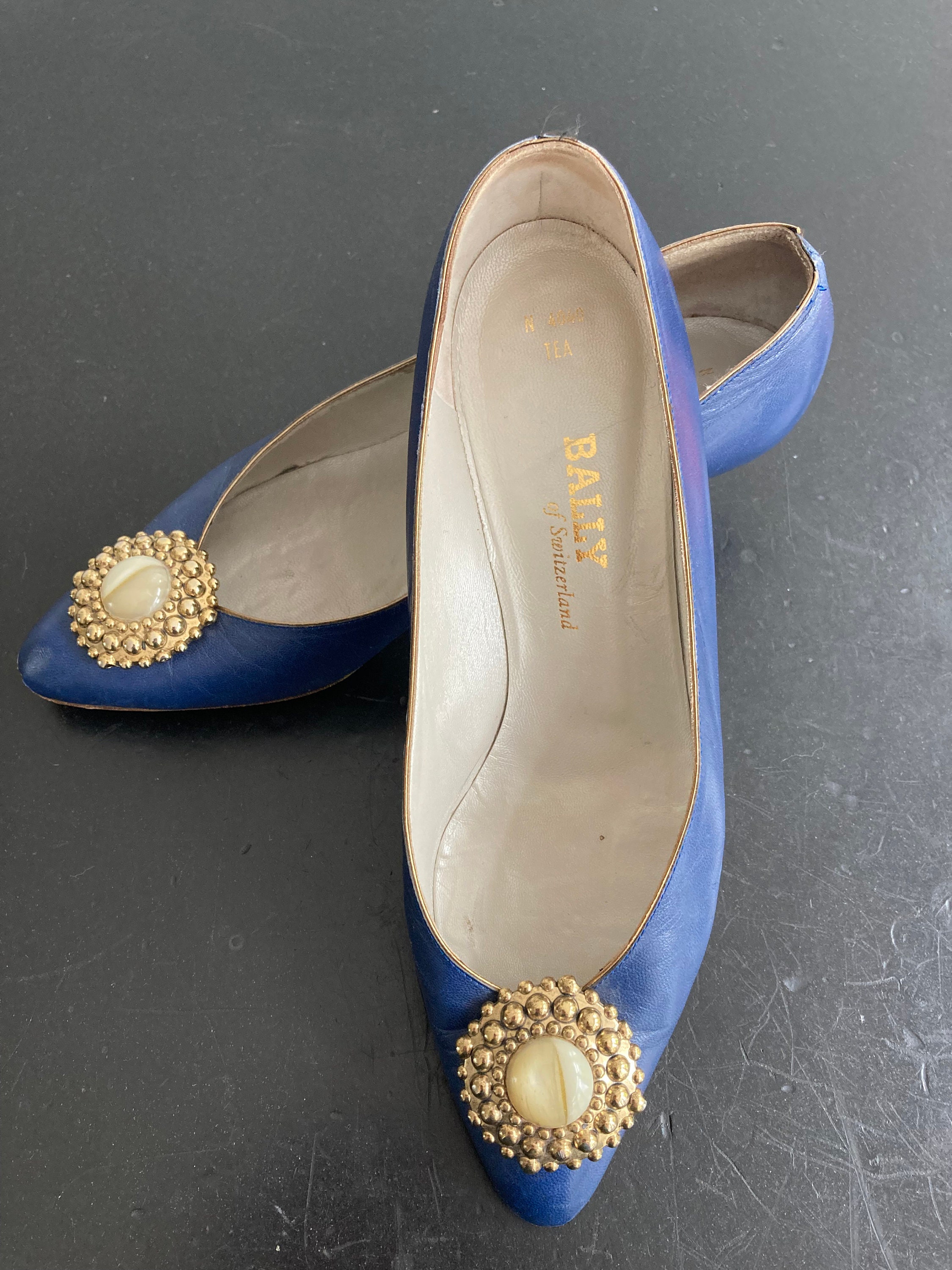 Vintage 80s Pumps With Golden Button // Vintage Leather Bally of ...