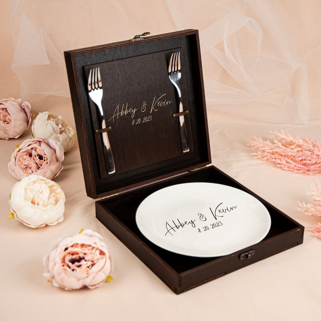 Wedding Gift, Bride & Groom Plate, Custom Wedding Forks, Mr and Mrs ...