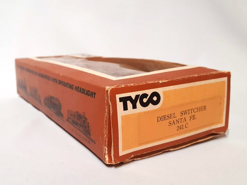 Vintage HO Scale Lighted Tyco Santa Fe Diesel Switcher Engine 241C ...
