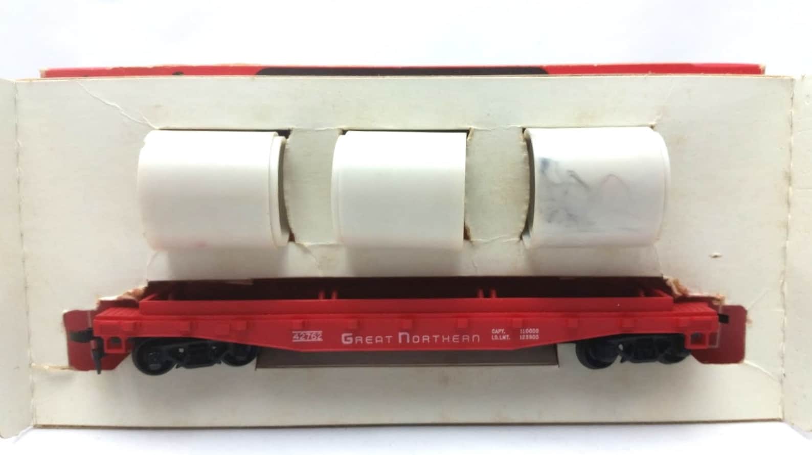 Vintage 1970s Tyco Great Northern Skid Flat Car With Pipe Load HO Scale Model Electric Train Car ...