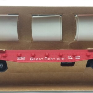 Vintage 1970s Tyco Great Northern Skid Flat Car With Pipe Load HO Scale Model Electric Train Car ...