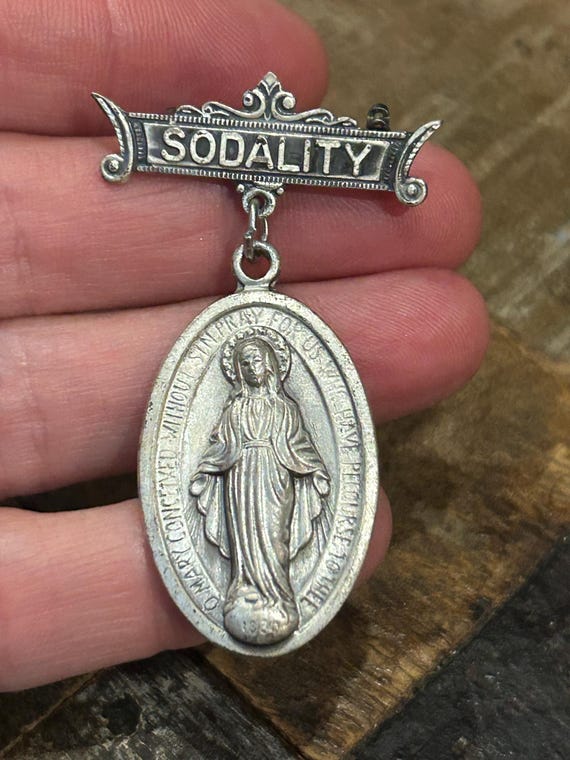 Vintage Sodality of the Blessed Virgin Mary pin/badge… - Gem