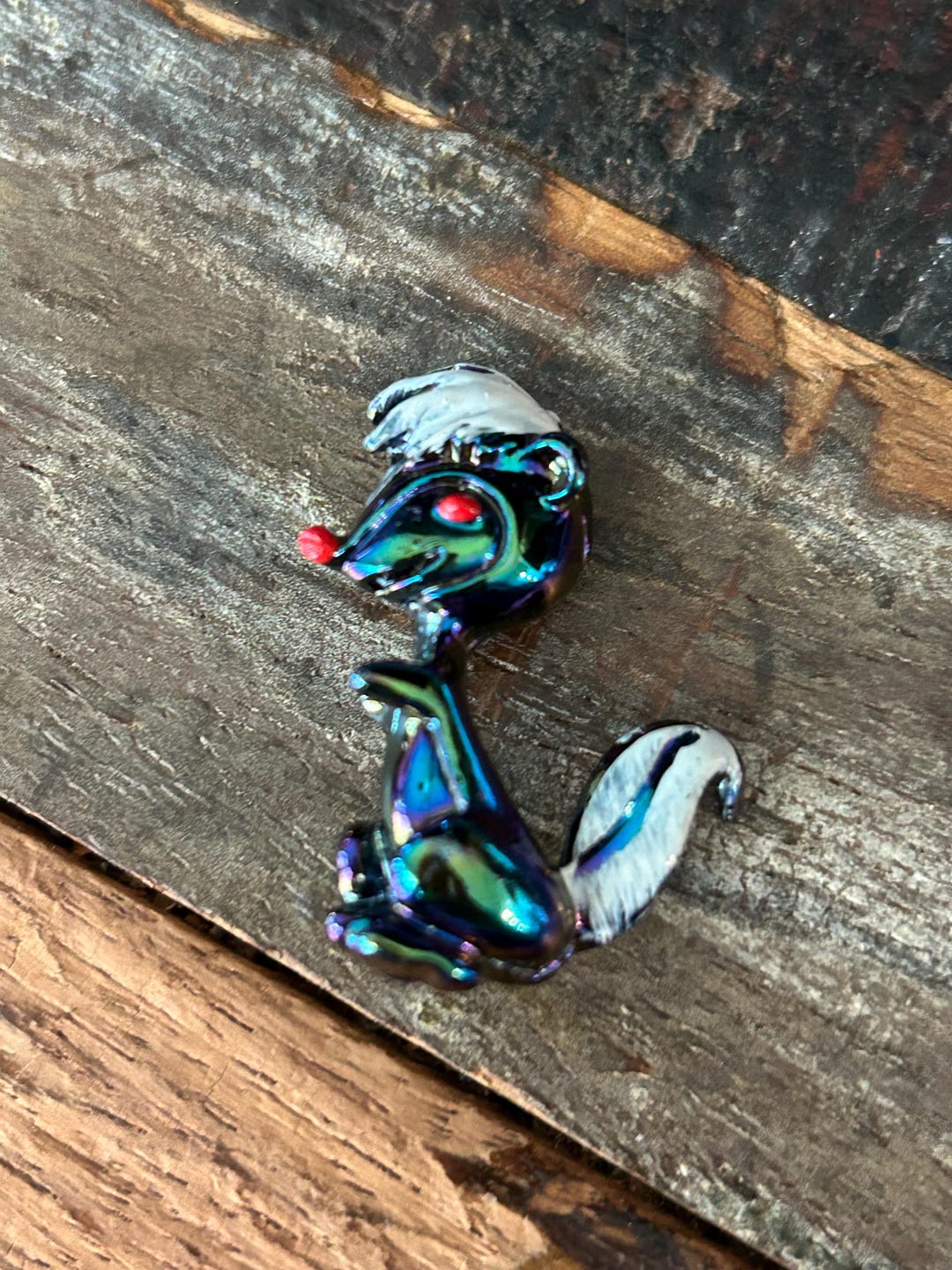 Adorable Vintage Iridescent and Enamel Skunk Pin/brooch - Etsy
