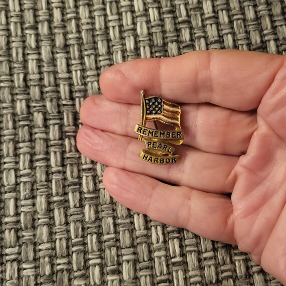 Vintage World War II Remember Pearl Harbor Pin, Patri… - Gem