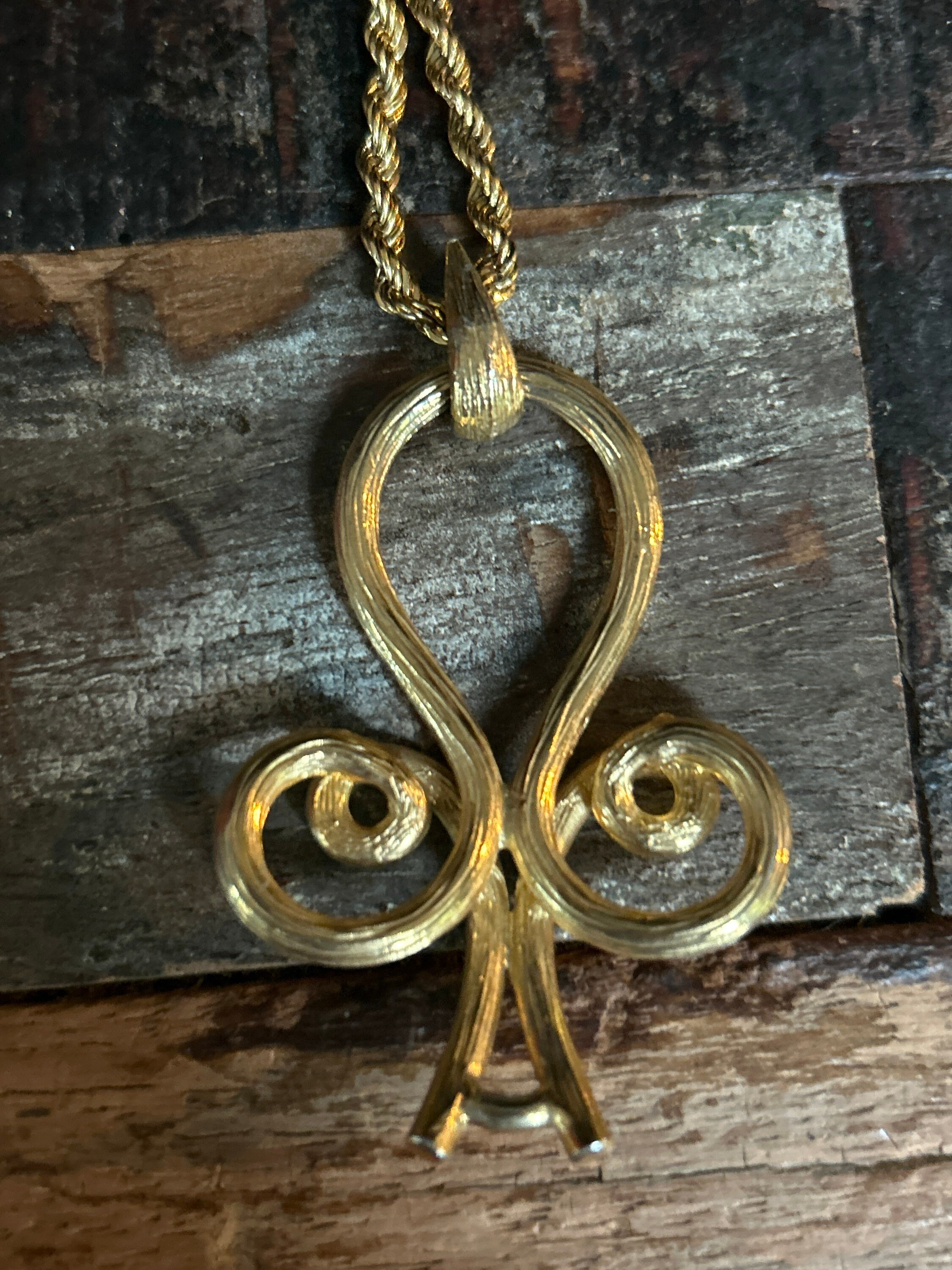 Vintage Monet Gold Tone Sort of Clover Shape Pendant on a 30 Inch Gold ...
