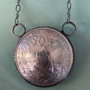 Unique Eaahnikh Ahmokpatia Greek Coin and Polynesie Francaise French ...