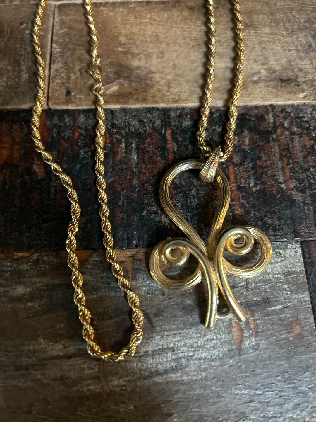 Vintage Monet Gold Tone Sort of Clover Shape Pendant on a 30 Inch Gold ...