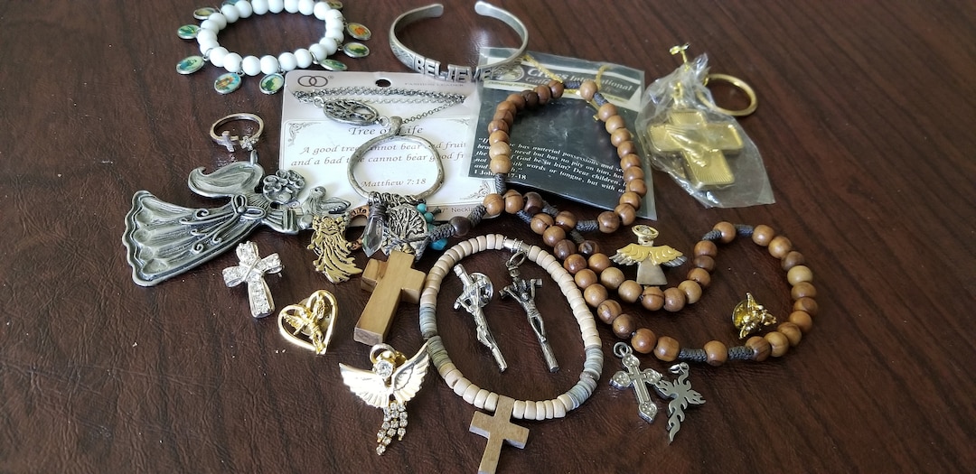 Vintage Junk Drawer Religious Lot #2, 20 Piece Lot of Religious Items ...