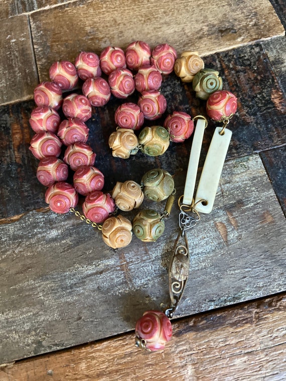 Exotic antique dyed carved bone rose shaped beads wit… - Gem