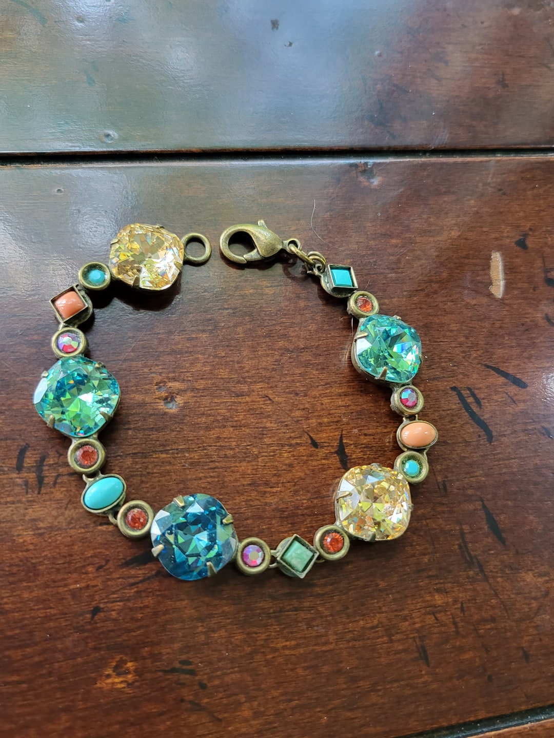Gorgeous, Sparkling Sorrelli Crystal and Bead Bracelet, Brass Colored ...