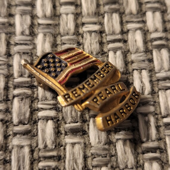 Vintage World War II Remember Pearl Harbor Pin, Patri… - Gem