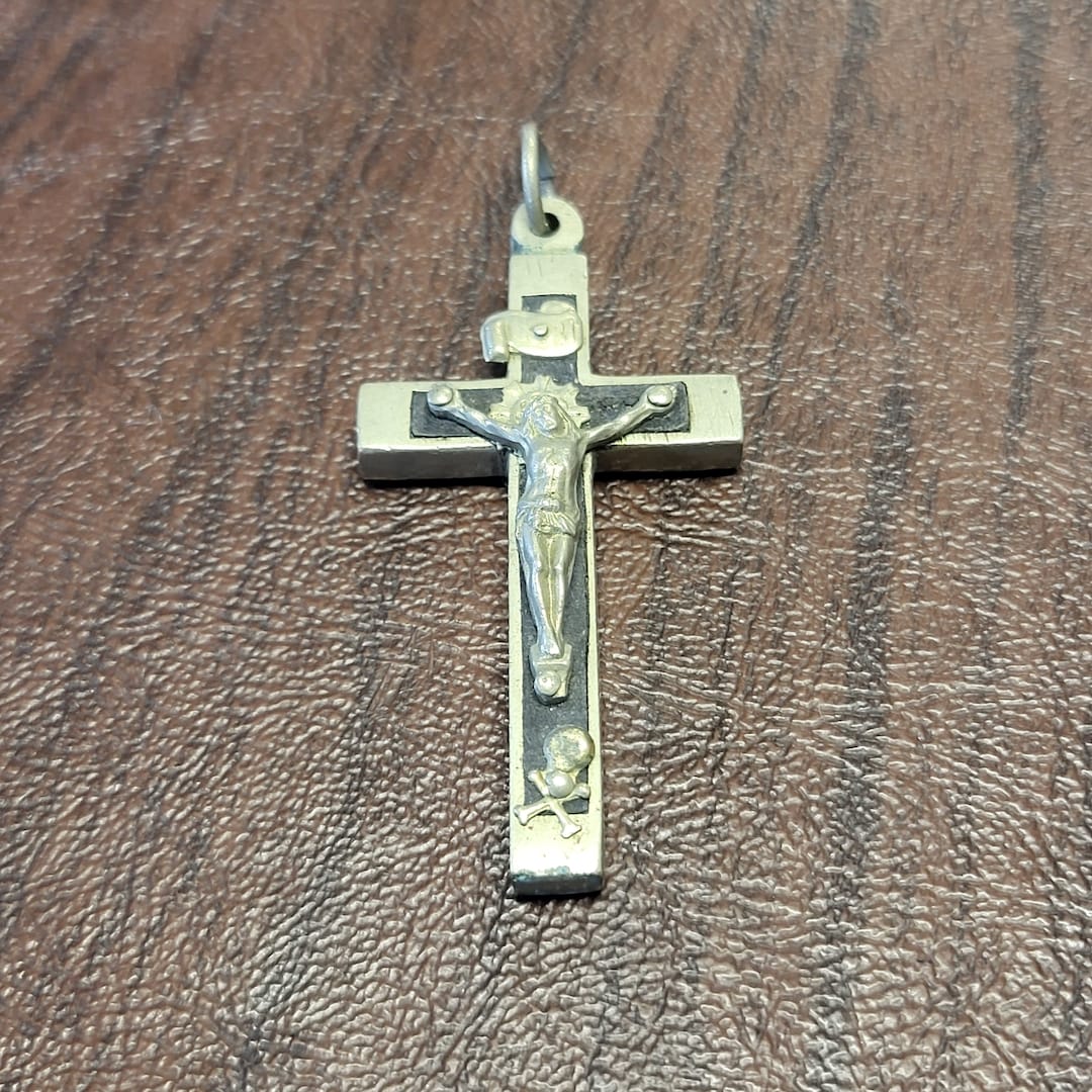 Medium Sized Vintage Pectoral Crucifix Pendant With Skull & Crossbones ...