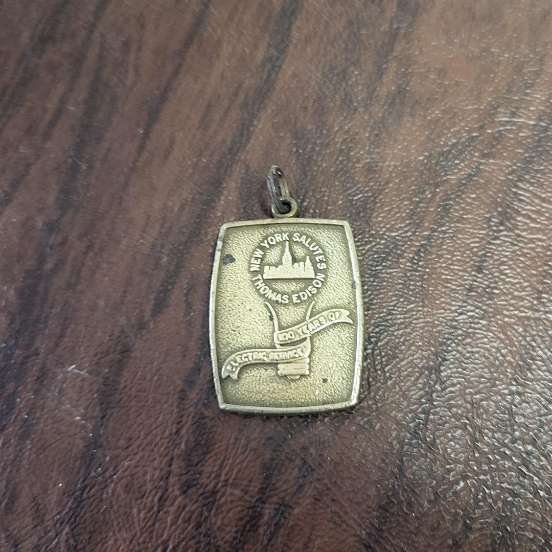 Vintage Con Edison Medallion, "new York Salutes Thomas Edison" Medal ...