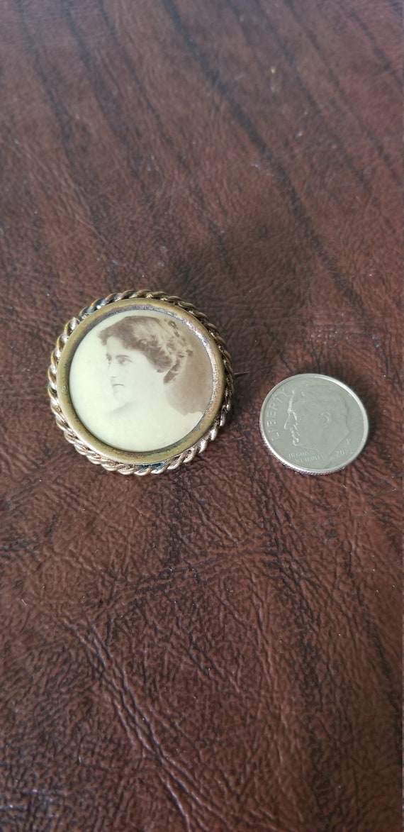 Antique Victorian Photo Brooch/Button, Sweetheart Bro… - Gem