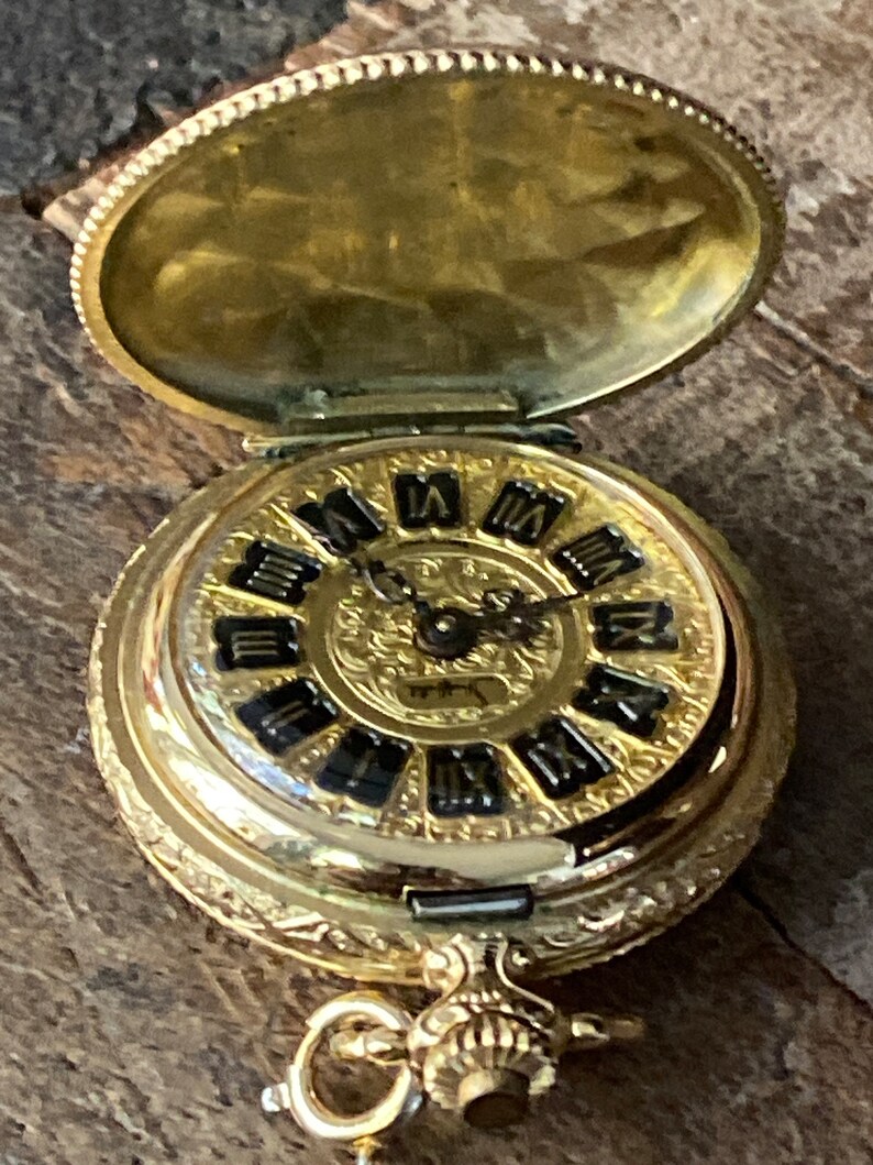 Vintage Sheffield Swiss Made Pocket Watch Pendant Style Necklace With ...