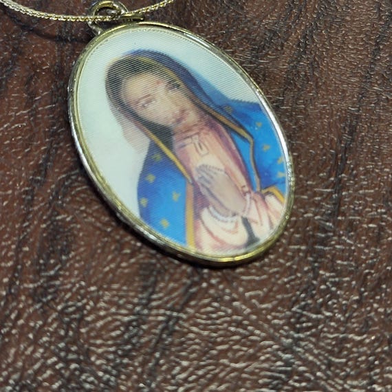 Vintage Lenticular Religious Pendant: Jesus/Mary Flic… - Gem