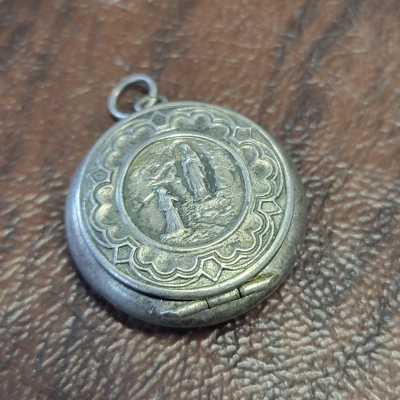 Virgin Mary Locket - Etsy
