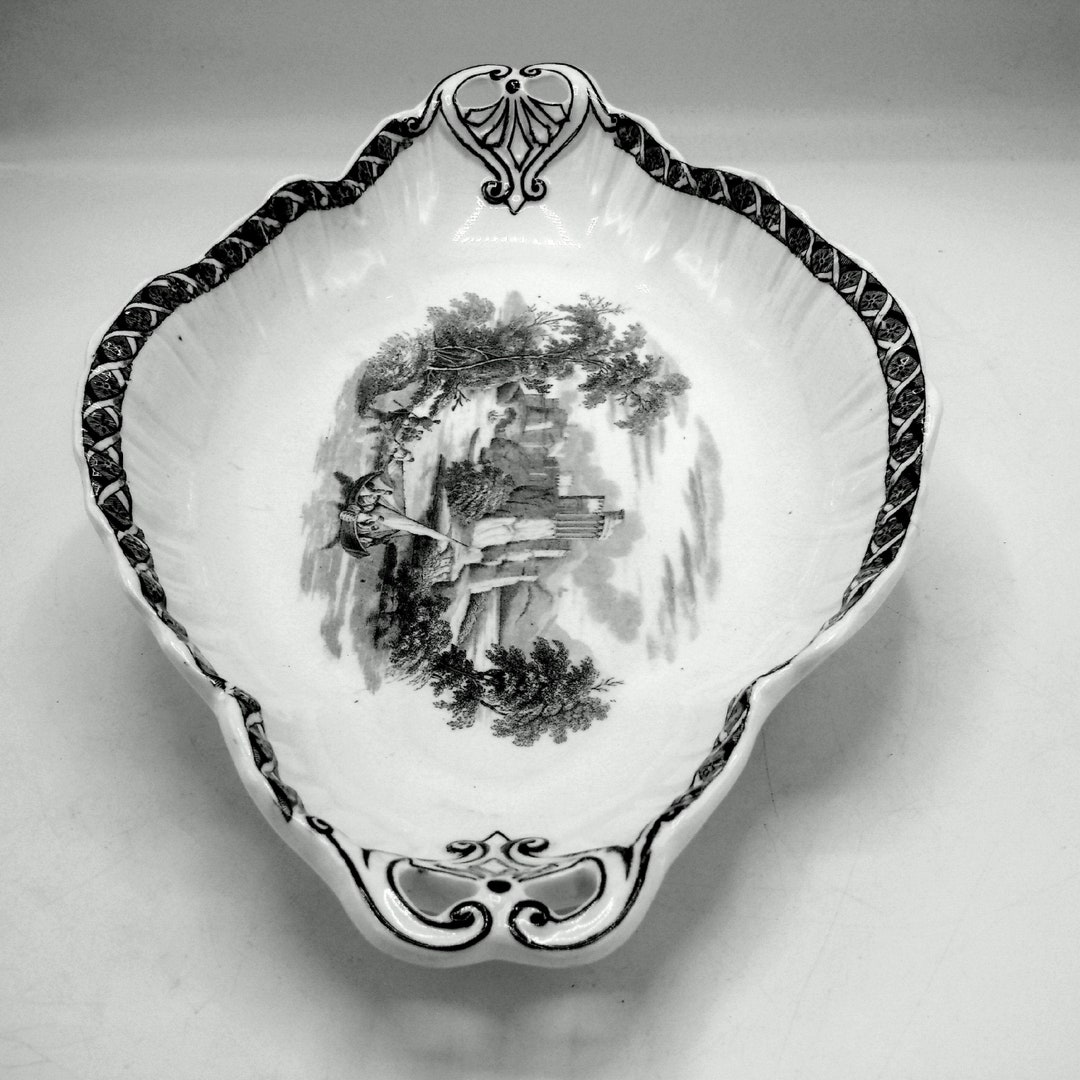 RARE 19th Century WEDGWOOD ETRURIA Black & White Serving Dish With ...