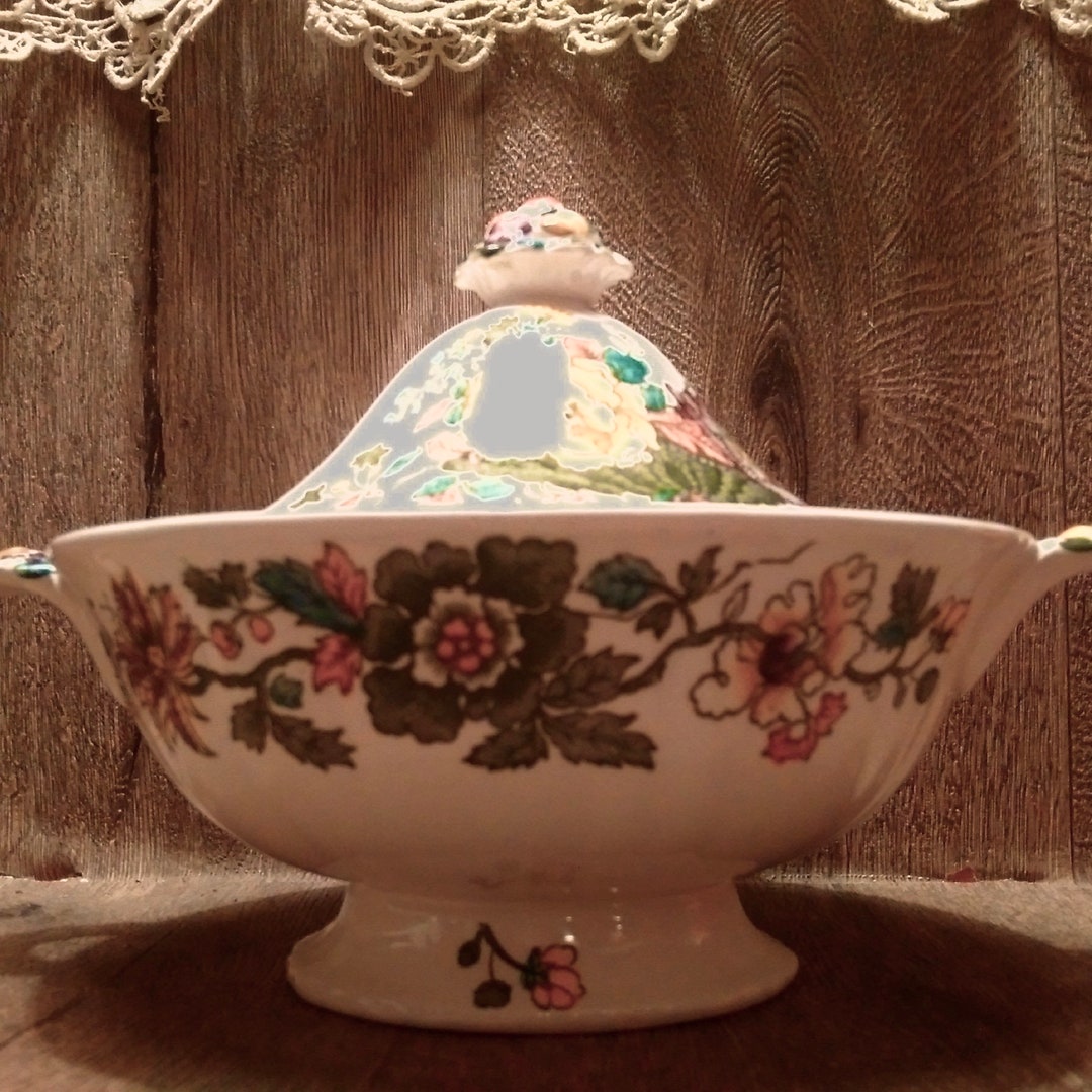 MAGNIFICENT MASON'S STRATHMORE Vegetable Tureen in Perfect Condition ...