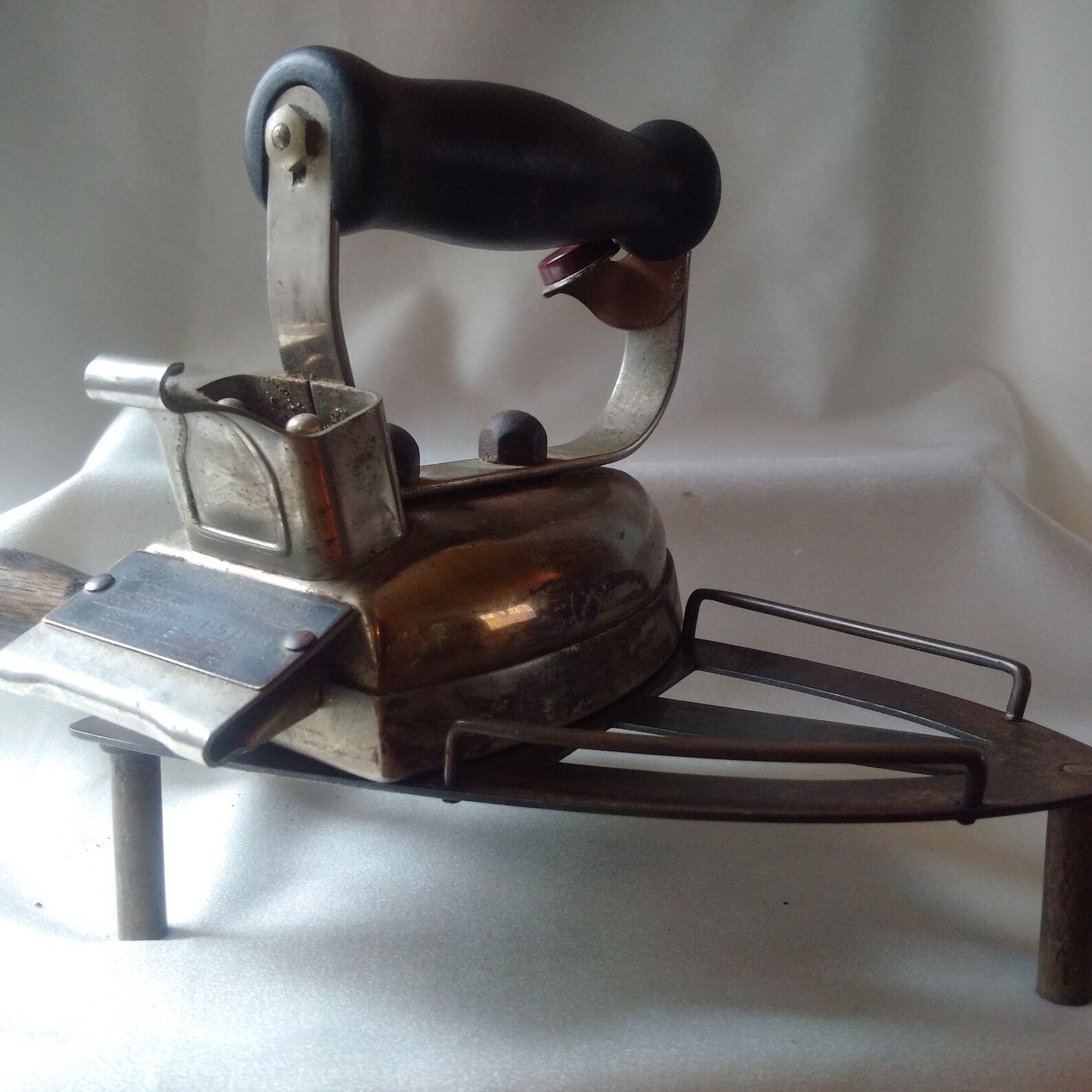 World’s First ELECTRIC IRON! Made in Birmingham, England, Revolutionary ...