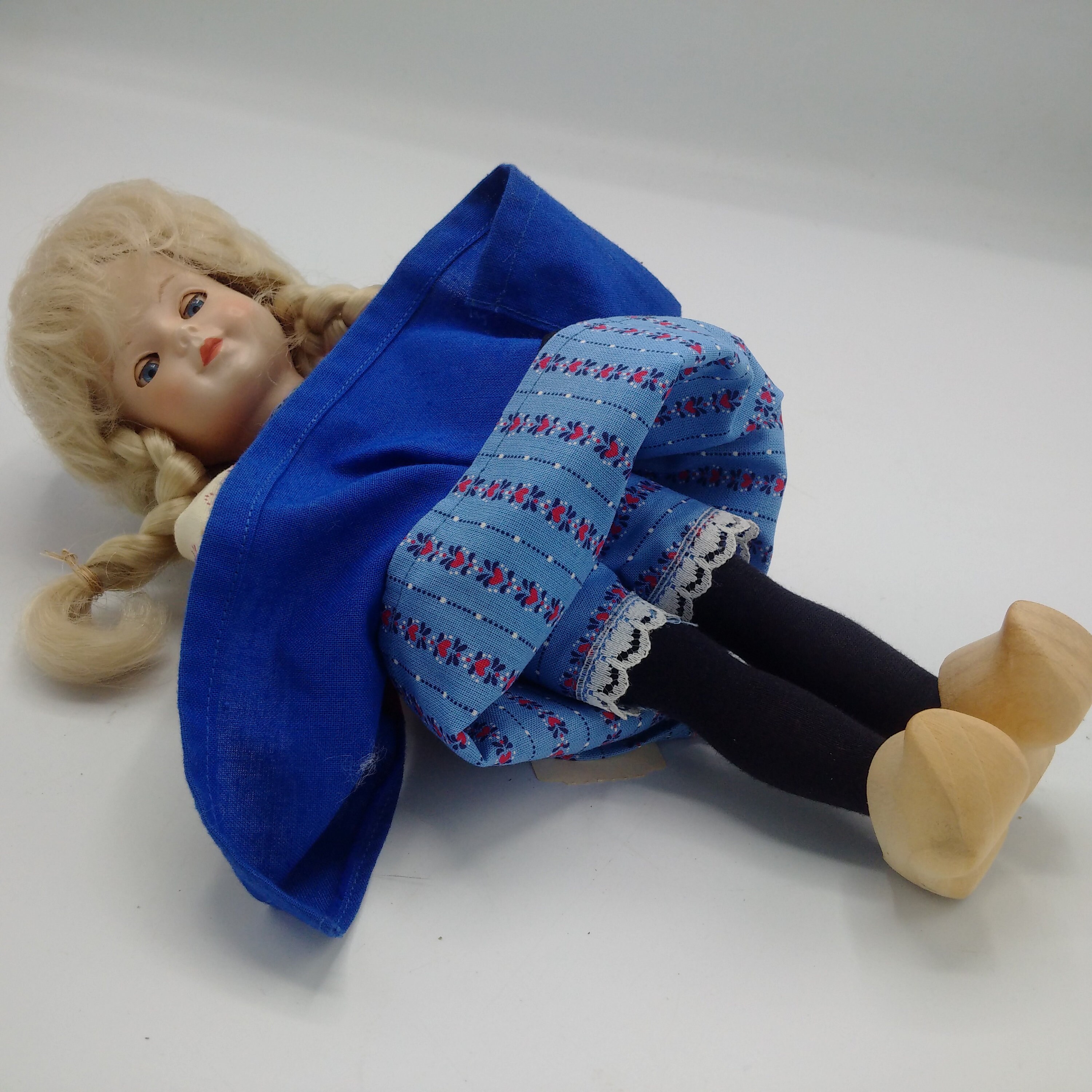 Fabulous!! VINTAGE 25cm DUTCH DOLL With Wooden Clogs & Hand-made ...