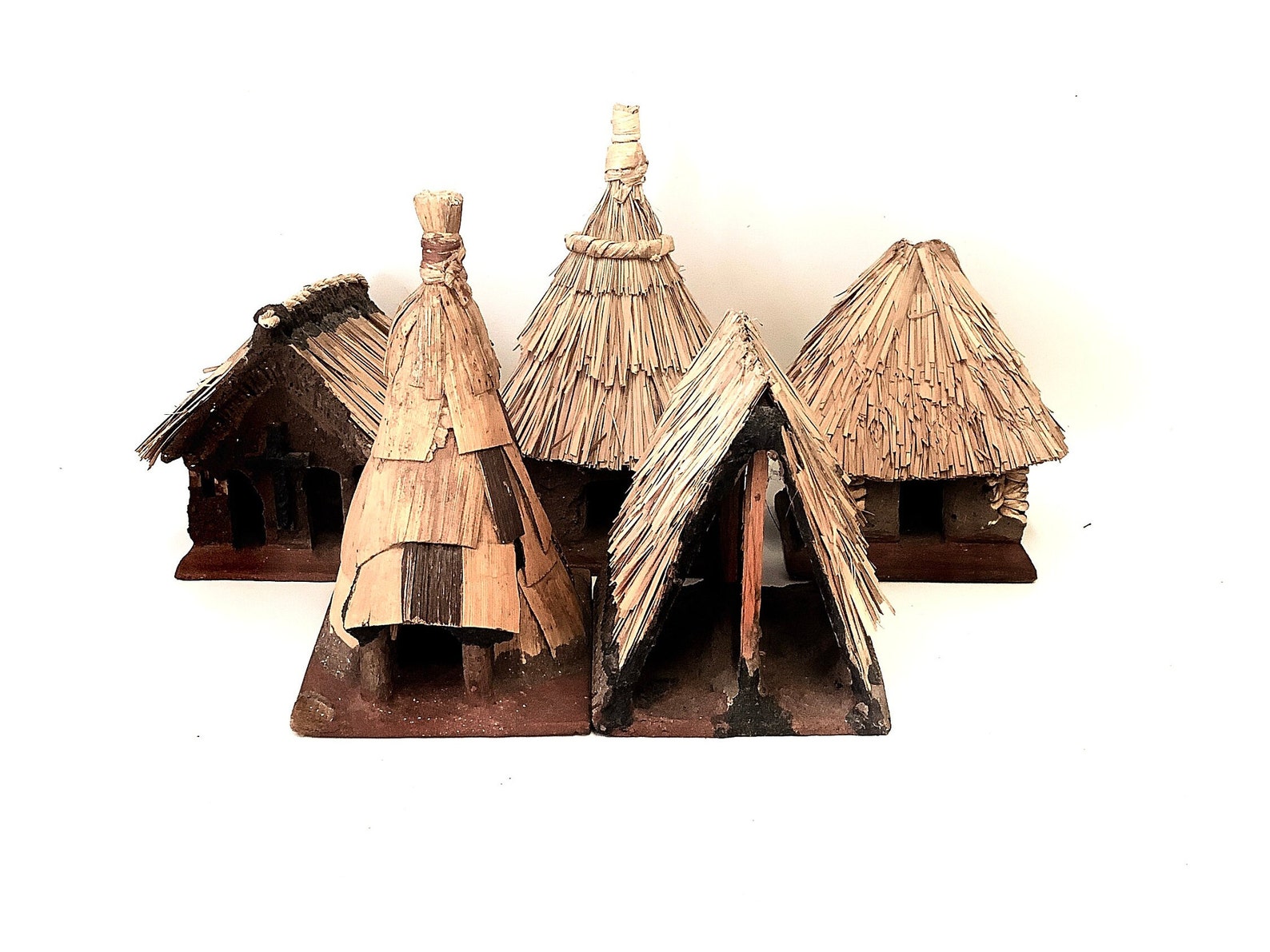 KYARUZI East AFRICAN VILLAGE Mgongo Miniature Huts and Church Made of ...