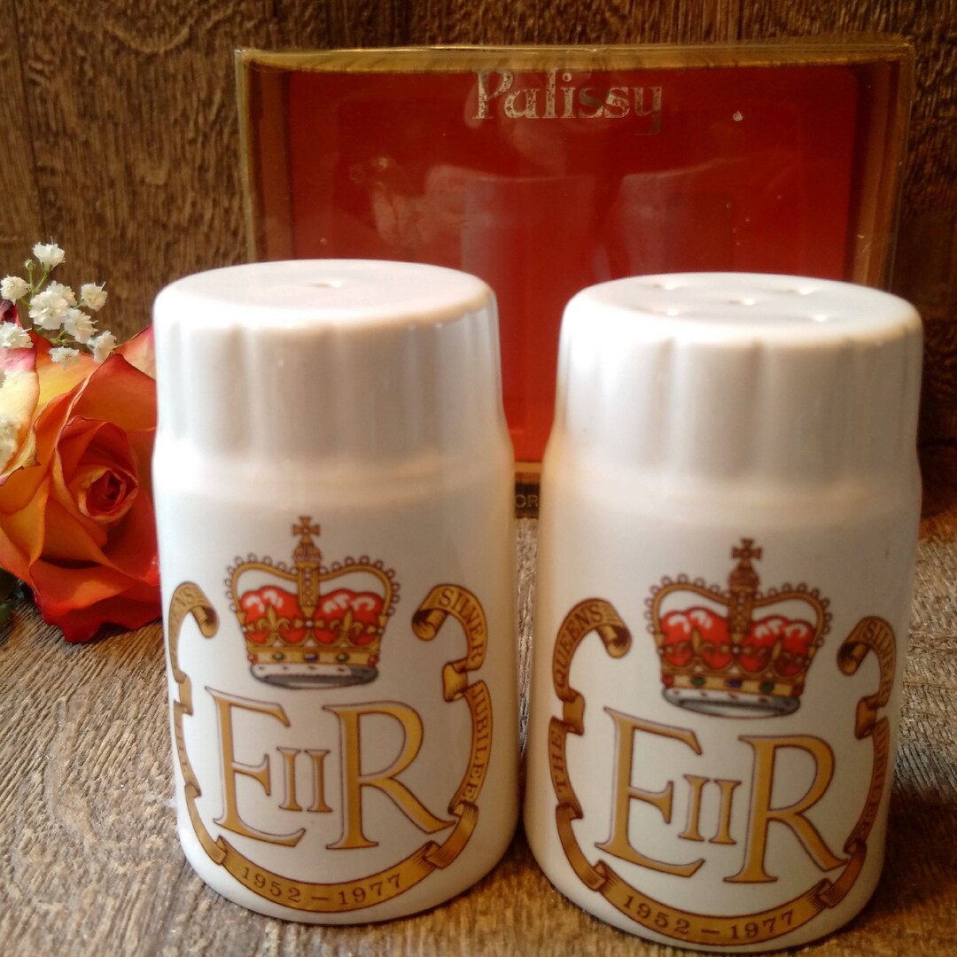 Boxed as New! ROYAL WORCESTER PALISSY Queen Elizabeth Jubilee Salt ...