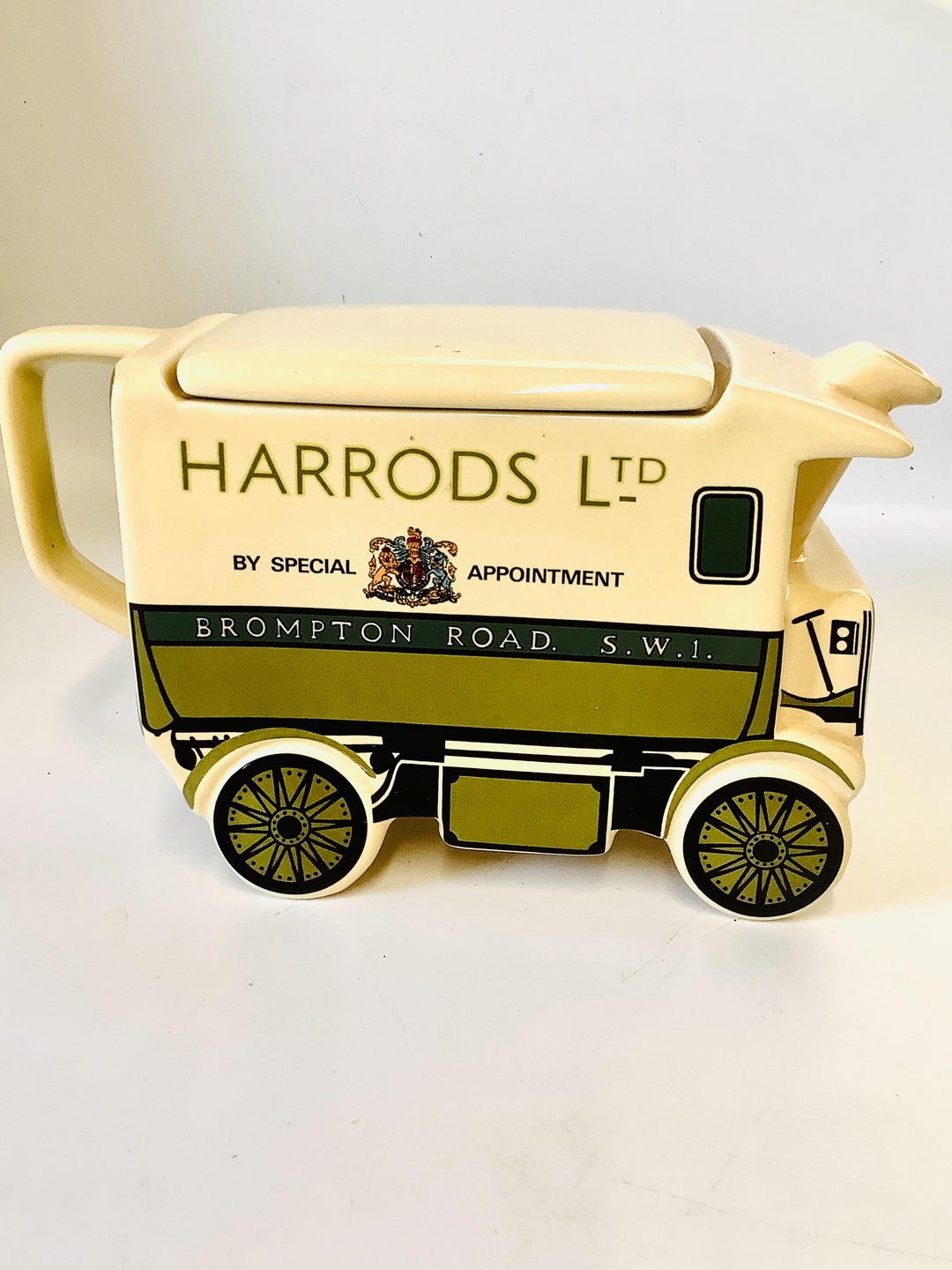 Perfect! HARRODS 1919 DELIVERY VAN Teapot Made by Sadler, in England ...