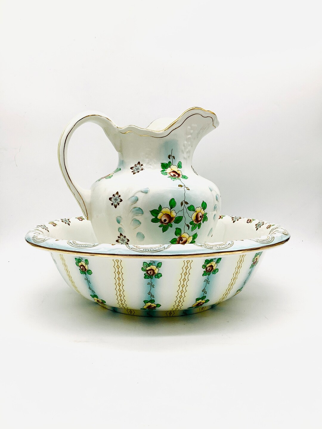 Very Pretty Floral Chamber Pitcher and Water Basin / Victorian Ewer ...