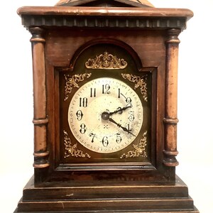 Antique Casement Mantel Clock With Clockwork Movement and Chime ...