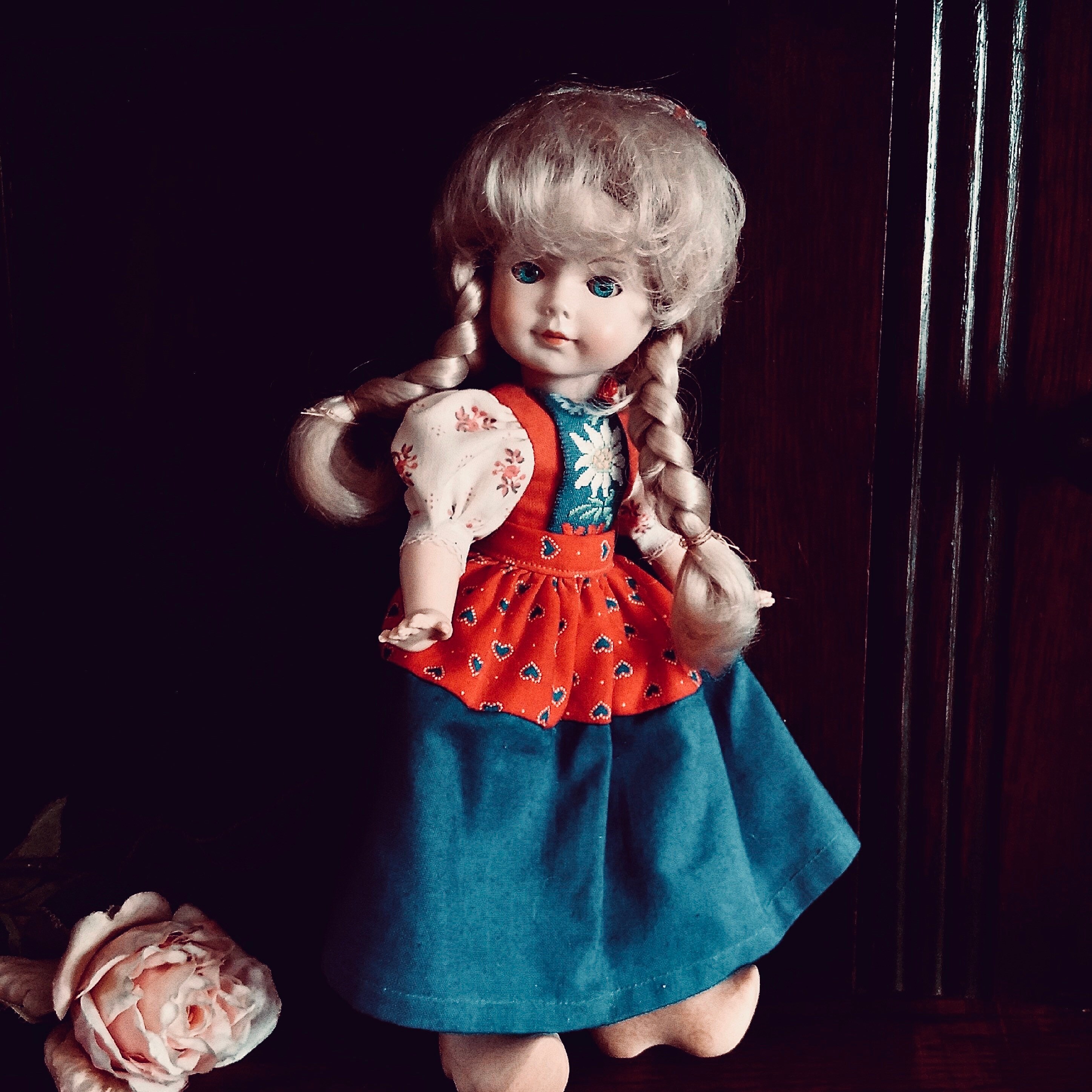 Fabulous!! VINTAGE 25cm DUTCH DOLL With Wooden Clogs & Hand-made ...