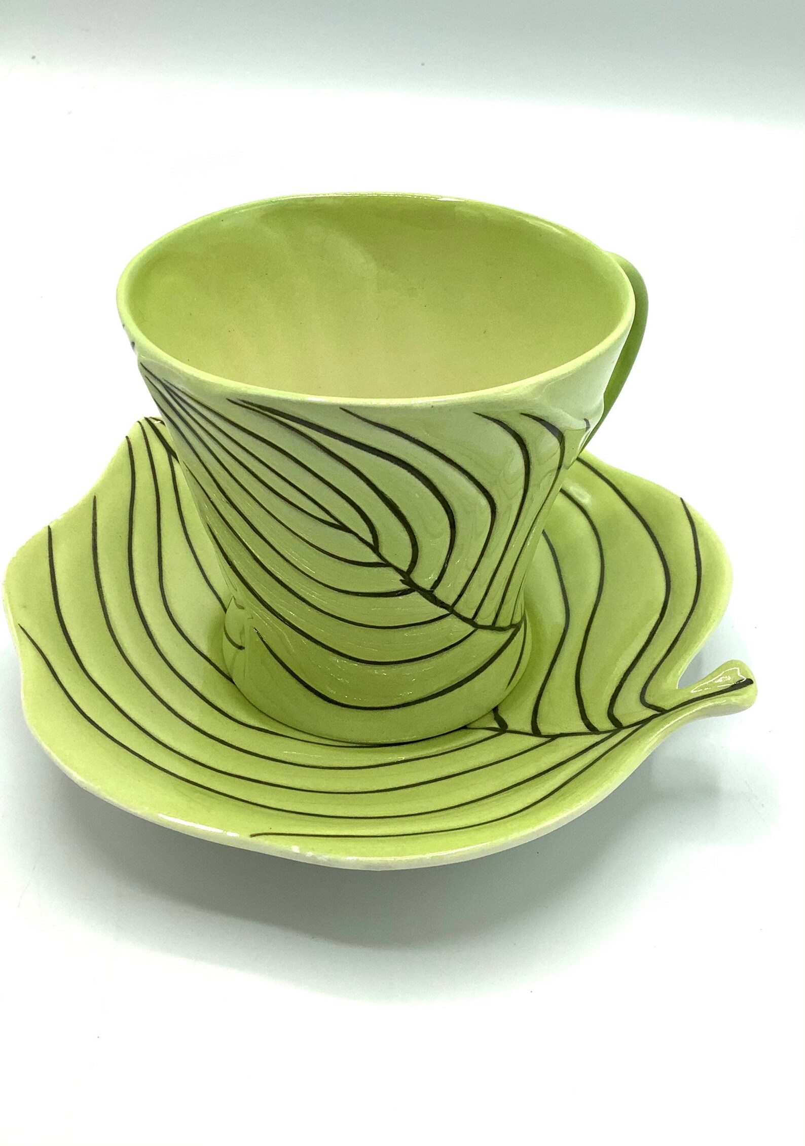 Art Deco 1930’s Carlton Ware Hand Painted Leaf-pattern Tea Cup & Saucer ...