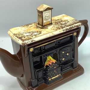 The Original “open Cooking Range” Teapot From the Teapottery Company in ...