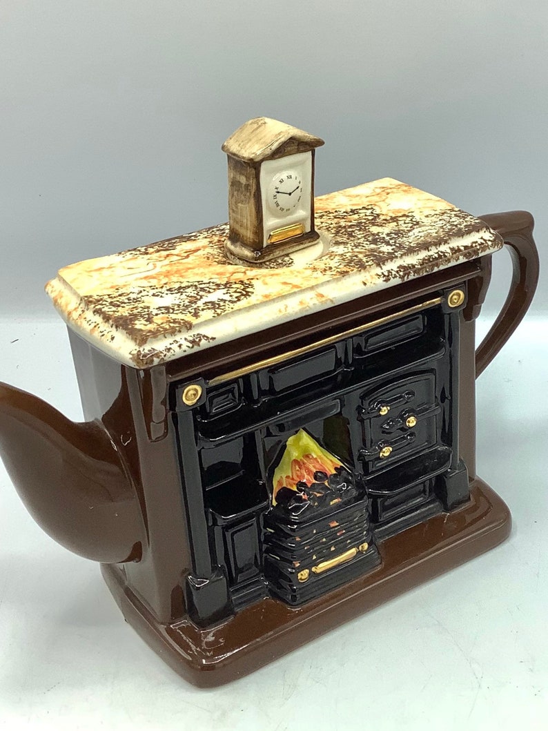 The Original “open Cooking Range” Teapot From the Teapottery Company in ...