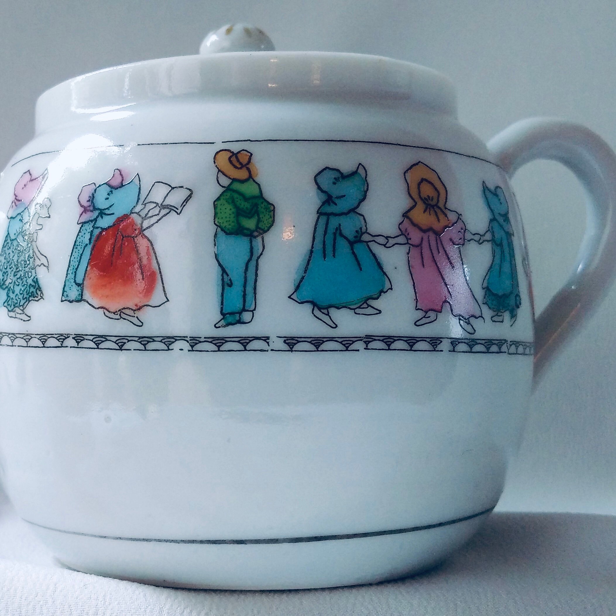 Victorian RING-A-RING-O'ROSES Teapot Collectible & | Etsy