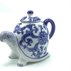 TOTALLY TURTLE Blue & White TEAPOT in Fine Condition, Ideal Gift for ...