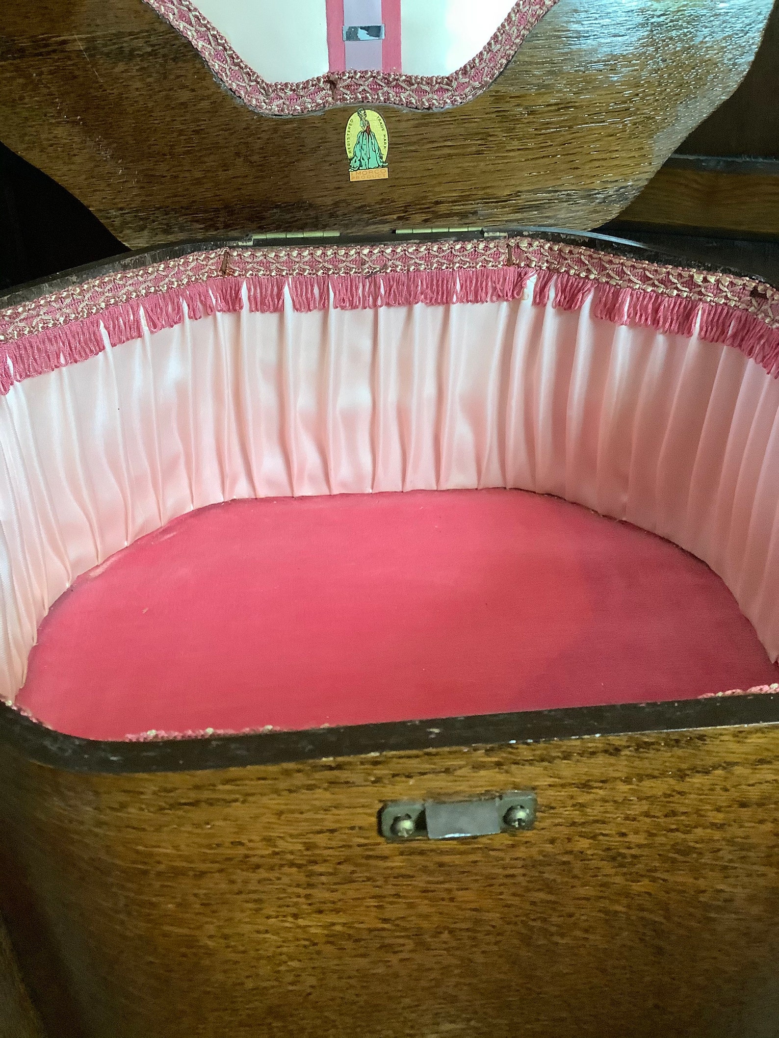 Delivery Within U.K Only. Superb Retro NEEDLEWORK STORAGE BOX Made in ...